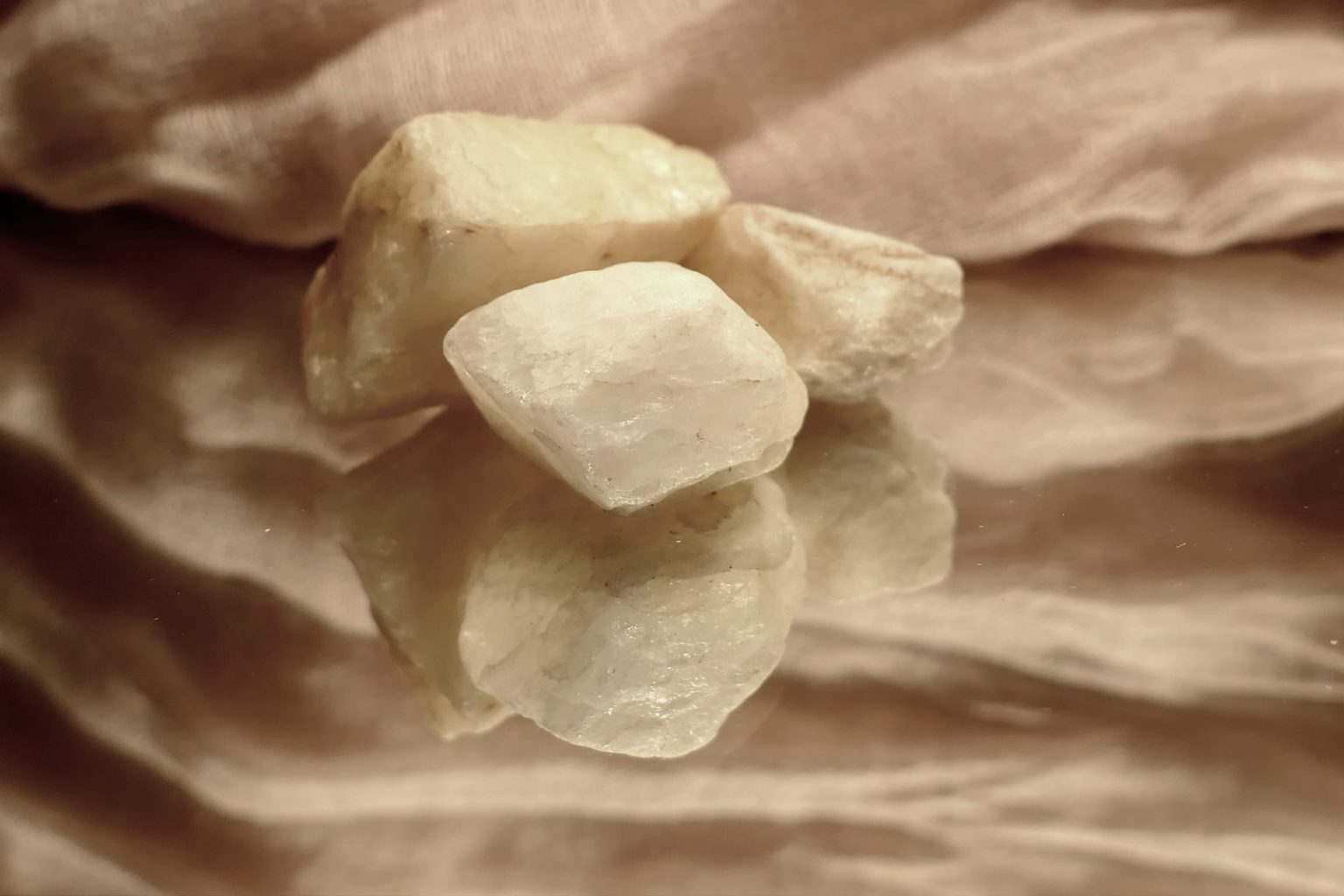 Quasar Quartz Aura: A Stone Of Clarity & High Energy